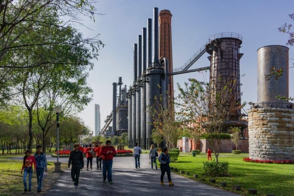 De industria a espacio urbano: el Parque Fundidora - Volupt Art